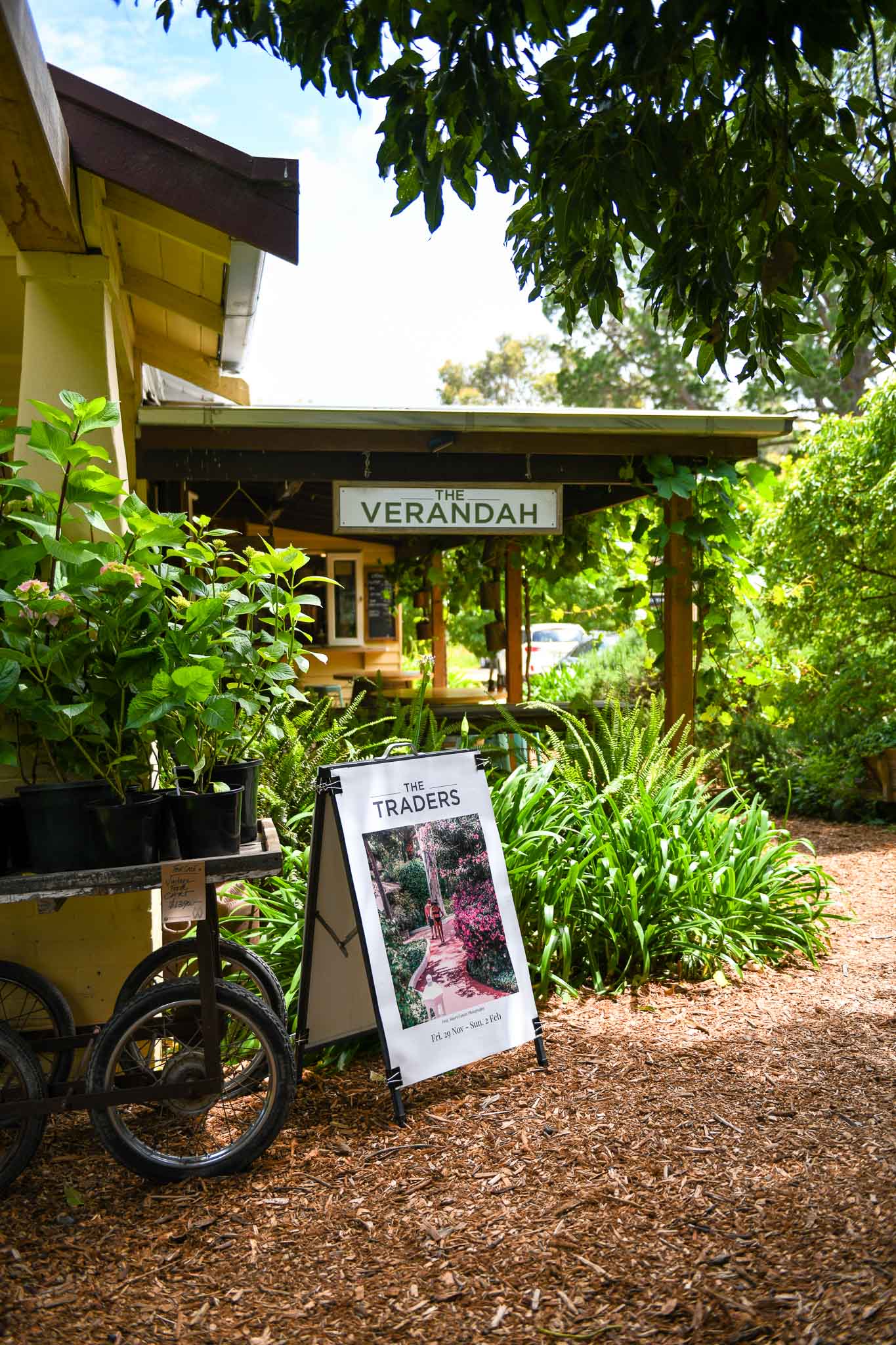 THE TRADERS at Merricks House - Love the Peninsula